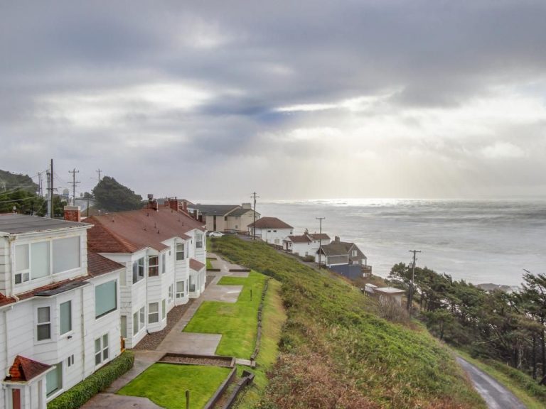 12 Awesome Oregon Coast Vacation Rentals For Less Than $100
