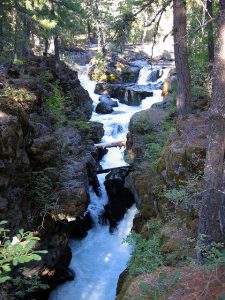This Easy Gorge Hike Near Crater Lake is Perfect For Fall