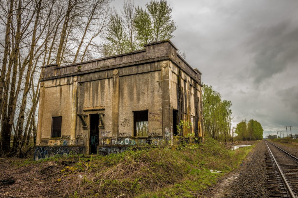 26 Old Abandoned Buildings in Oregon That'll Amaze You