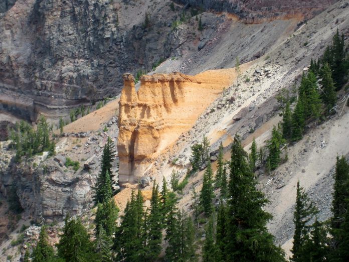 16 Awesome Crater Lake Facts Most People Don't Know