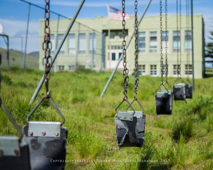26 Historic Oregon Schoolhouses Still Standing Today