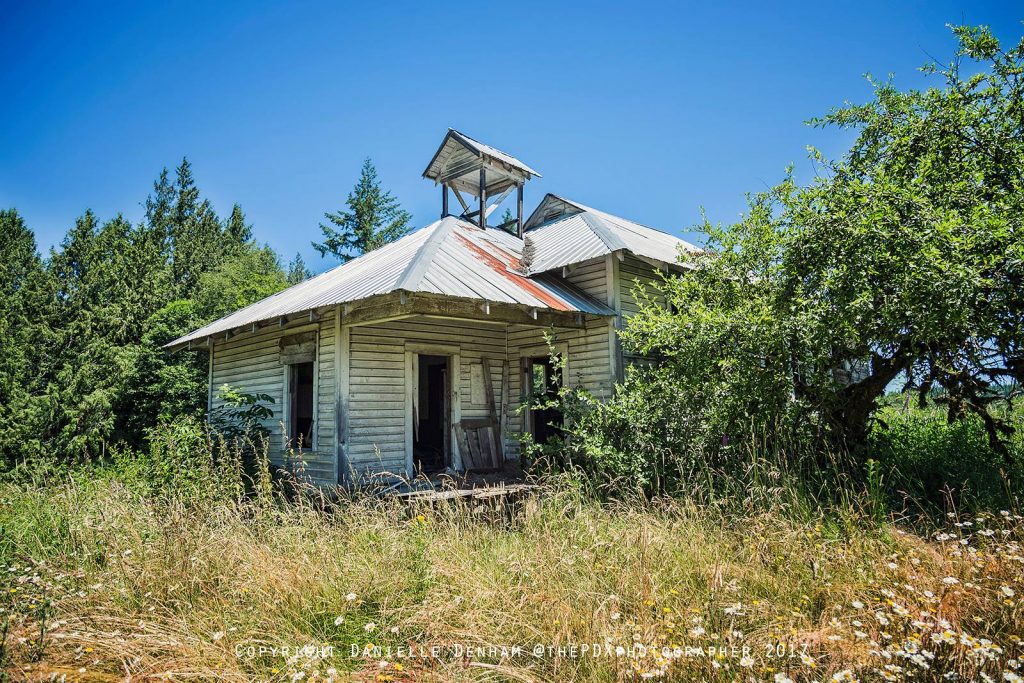 26 Historic Oregon Schoolhouses Still Standing Today