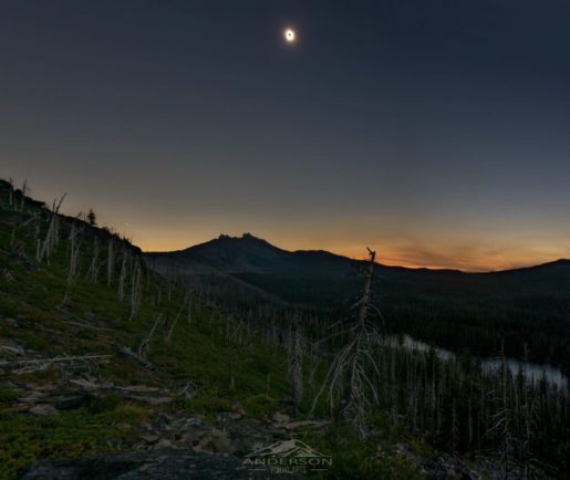 15 Awe-Inspiring Solar Eclipse Pictures Captured in Oregon