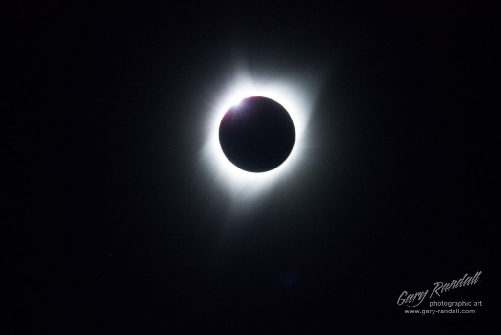 15 Awe-Inspiring Solar Eclipse Pictures Captured in Oregon