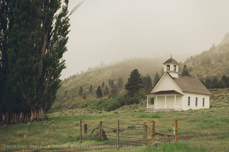 26 Historic Oregon Schoolhouses Still Standing Today