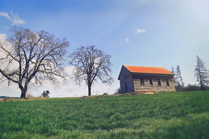 26 Historic Oregon Schoolhouses Still Standing Today