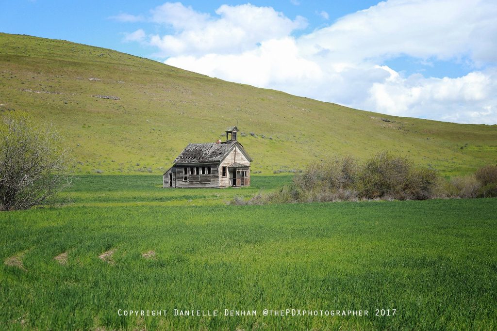 26 Historic Oregon Schoolhouses Still Standing Today