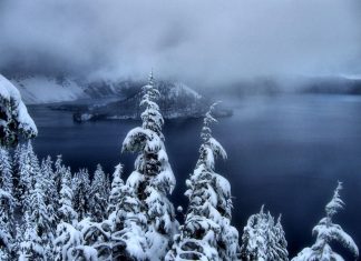 5 Awe-Inspiring Winter Hikes In Oregon You'll Never Forget