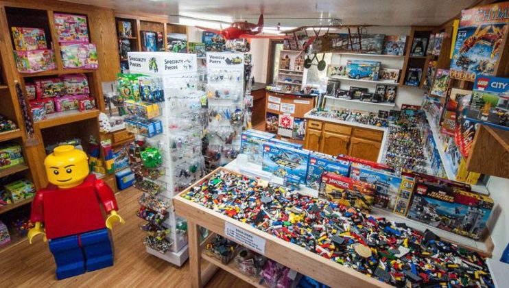 There's a Lego Store in Oregon, And It's Every Kid's Dream
