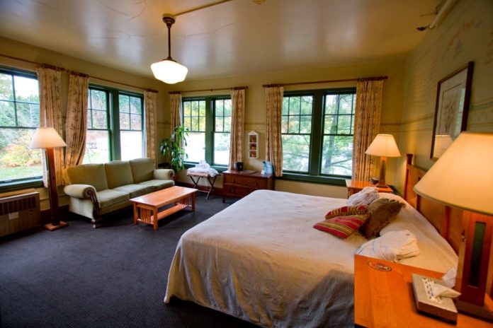 Unplug and Plan a Getaway to This Gorgeous Historic Hotel in Oregon