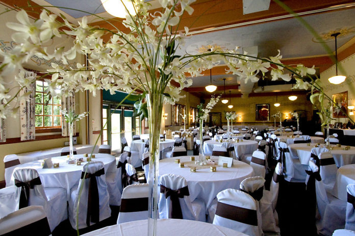 Unplug and Plan a Getaway to This Gorgeous Historic Hotel in Oregon