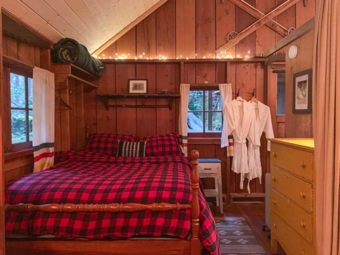 Go Back In Time When You Stay At This Rustic Cabin In Oregon