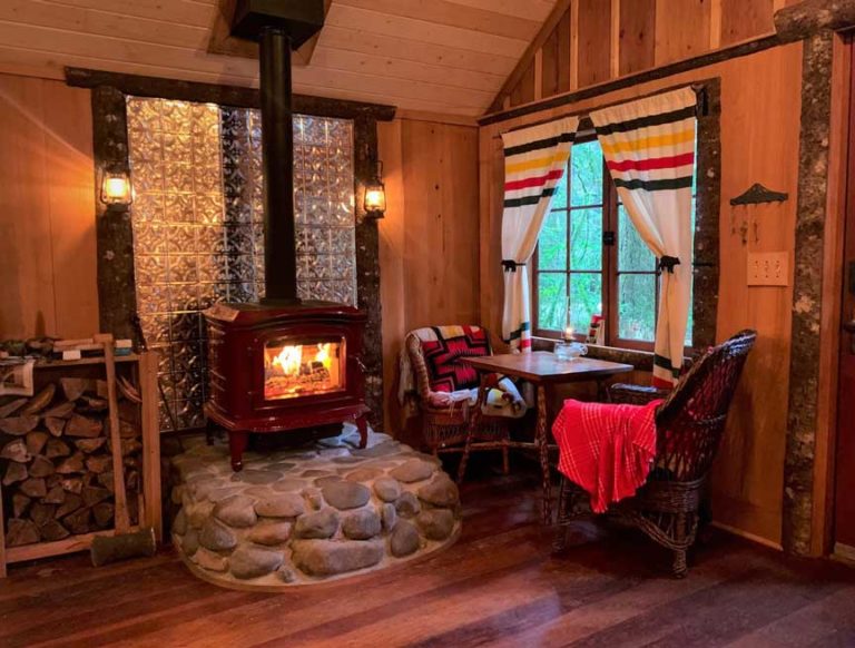 Go Back In Time When You Stay At This Rustic Cabin In Oregon
