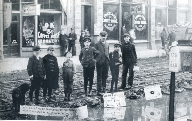 These 21 Historic Photos From The Early 1900s In The Northwest Are Simply