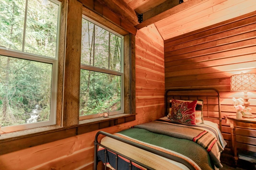Stay The Weekend At One Of Oregon's Most Gorgeous Secluded Cabins
