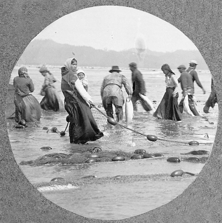 16 Stunning Historical Photographs of Oregon's First Nations