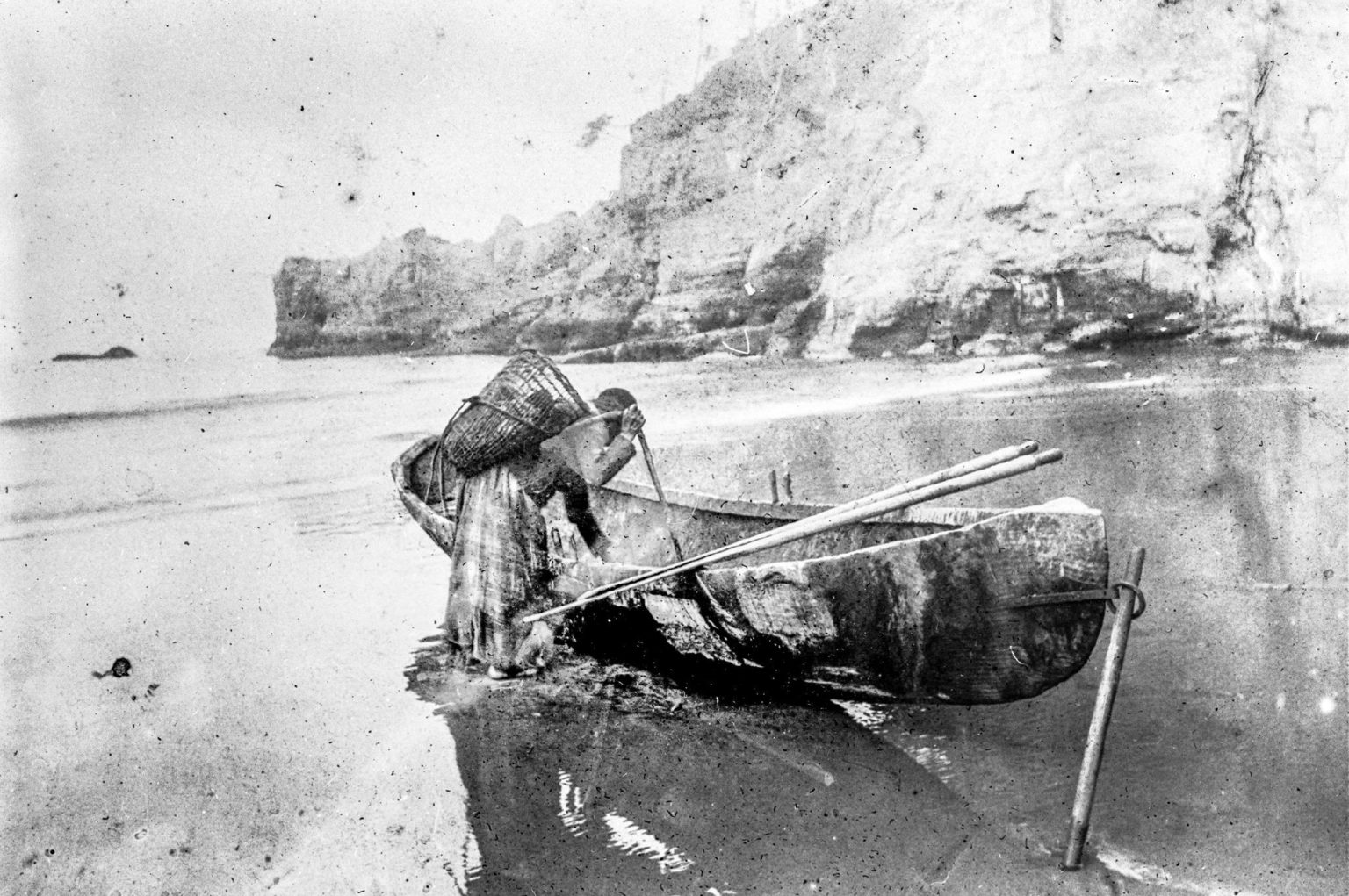 16 Stunning Historical Photographs of Oregon's First Nations