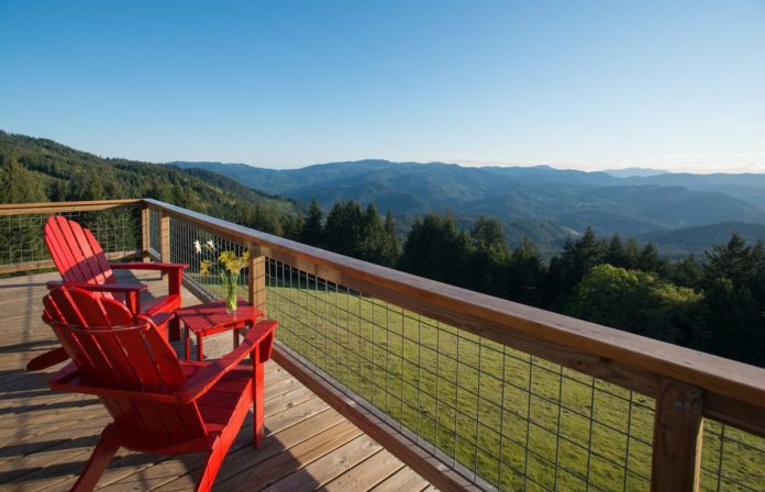 This Gorgeous Lookout Tower Is One Of Oregon's Most Popular Places To