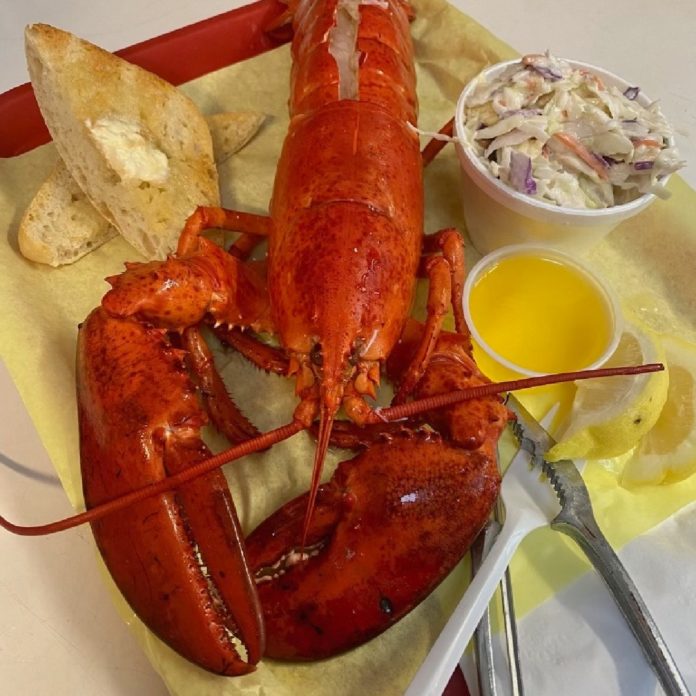 This Popular Seafood Crab Shack On The Oregon Coast Is As Fresh As It Gets