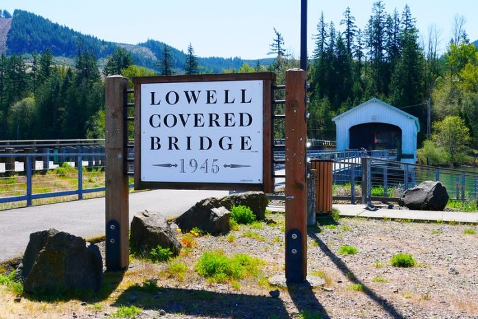 The Widest Covered Bridge In Oregon Is A Great Spot To Visit