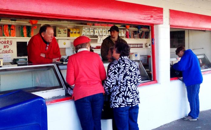 Barnacle Bill's in Lincoln City Offers Fresh Food Cooked Straight From