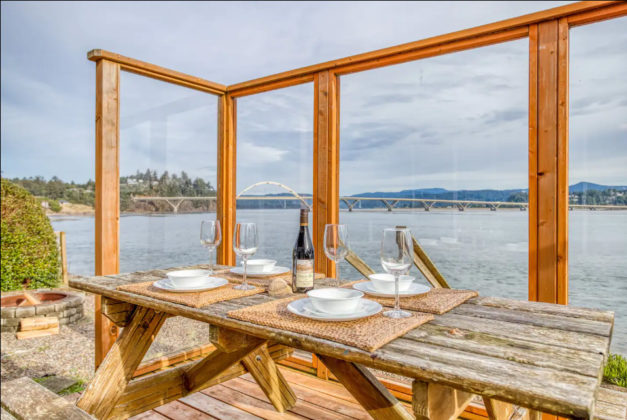 Stay In These 5 Adorable Homes On The Oregon Coast With A View