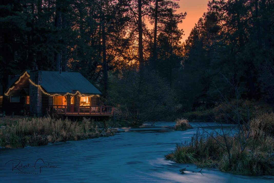 These Luxury Cabins On The Metolius River Are Perfect For A Weekend Getaway