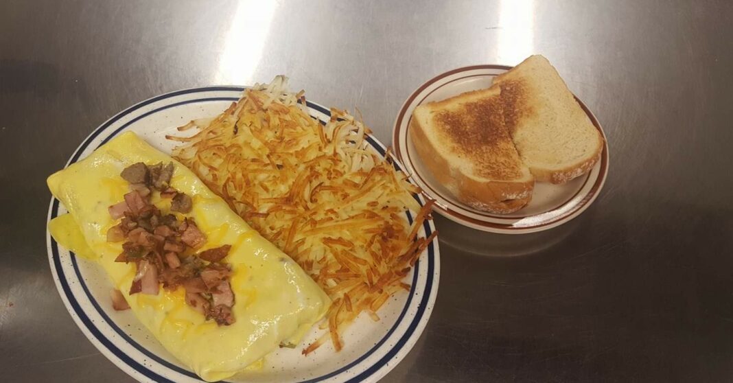 This Classic Oregon Diner Off Hwy 101 Will Make You Feel Right At Home