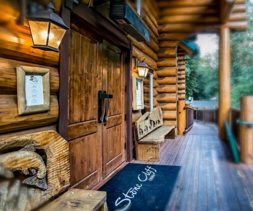 Dine With A Majestic River View At Oregon's Stone Cliff Inn