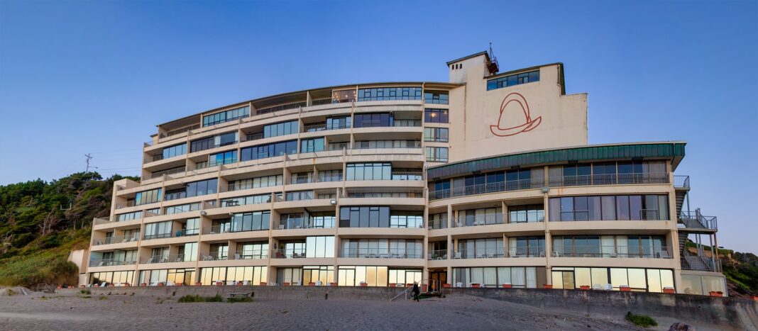 You'll Love The Inn At Spanish Head, The Only Resort On The Beach In Oregon