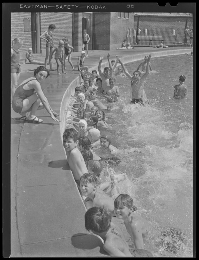 49 Extraordinary Photos of What Oregon Life Was Like During World War II