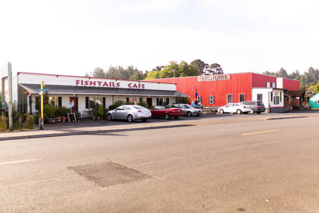 Locals Lose Their Minds Over The French Toast At Fishtails Cafe