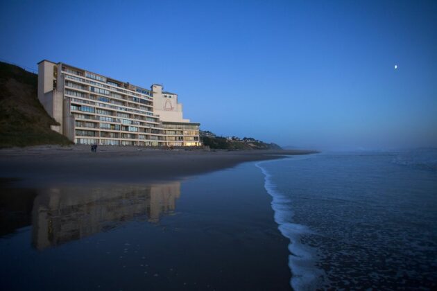 You'll Love The Inn At Spanish Head, The Only Resort On The Beach In Oregon