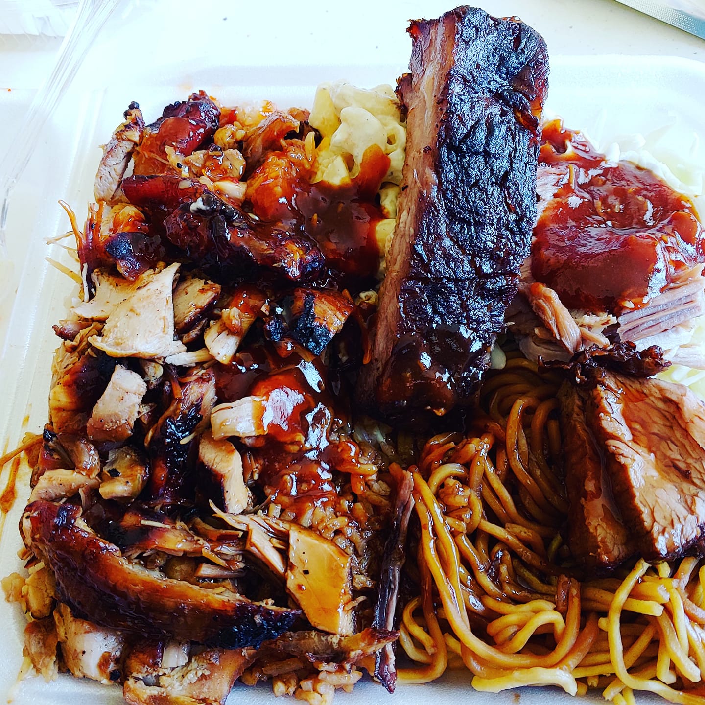 The Most Heavenly Hawaiian BBQ Is Hiding At The Kona Café In ...