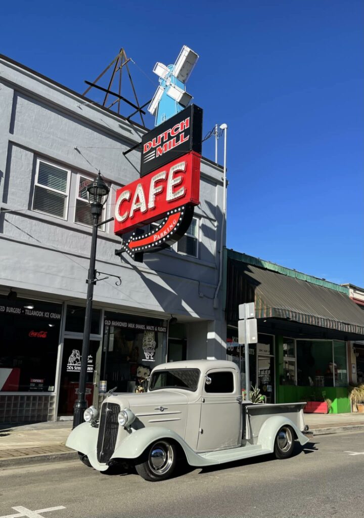 Revisit The Glory Days At This 50s Themed Diner In Oregon