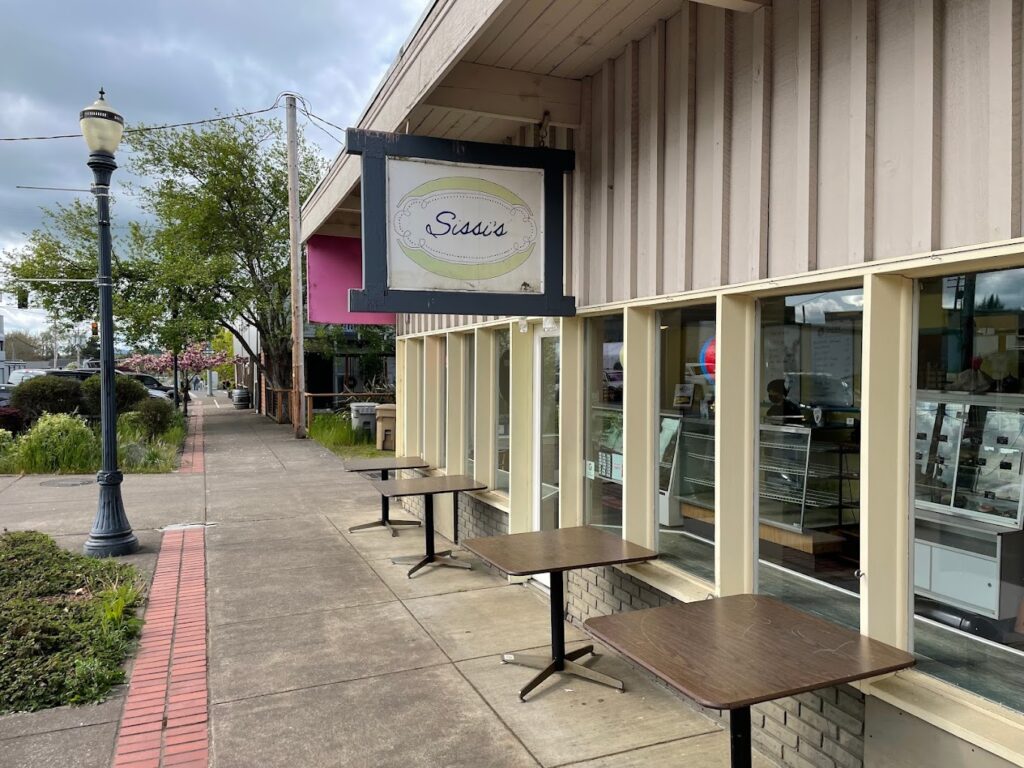 A Visit To This Small-Town Bakery In Oregon Will Be The Best Part Of ...