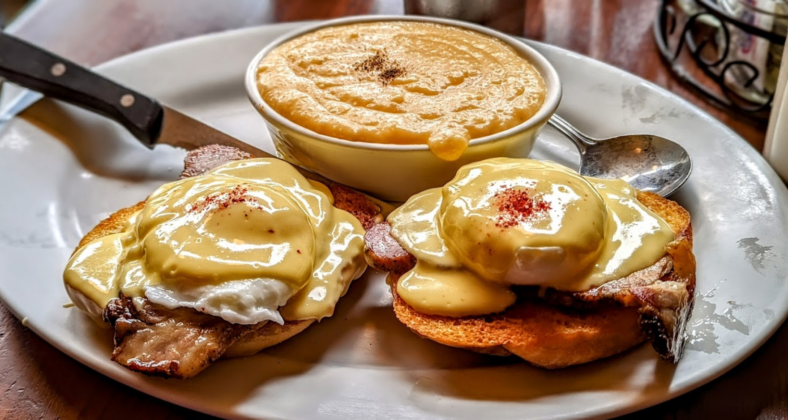 This Iconic Oregon Restaurant Has Waffles That'll Keep You Coming Back