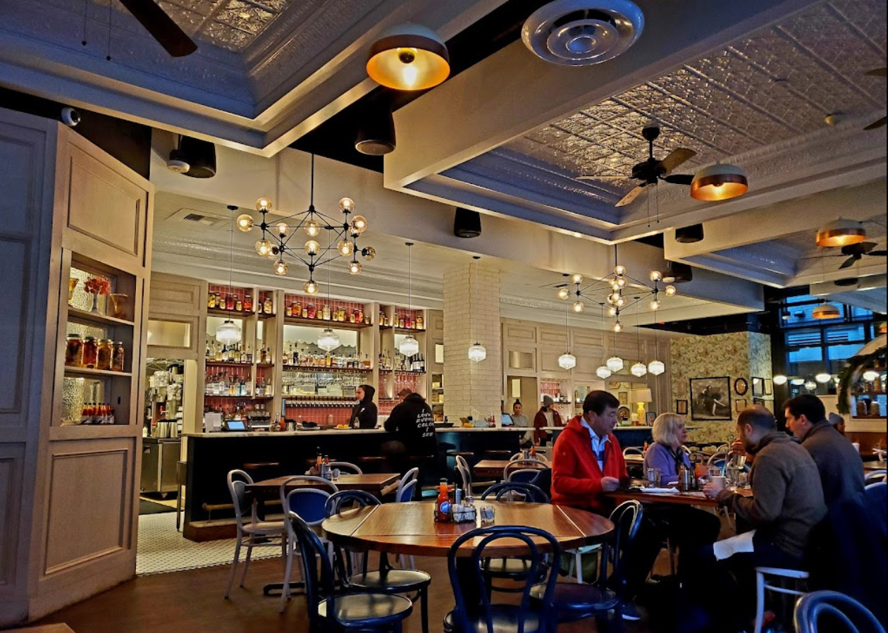 This Iconic Oregon Restaurant Has Waffles That'll Keep You Coming Back