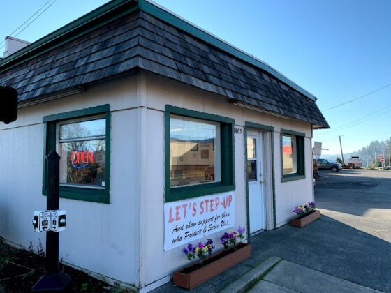 Rise and Shine at Mom's Kitchen: Local-Favorite Oregon Cafe