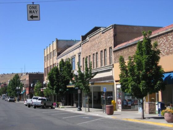 Explore Klamath Falls: Our 2024 Oregon Travel Guide