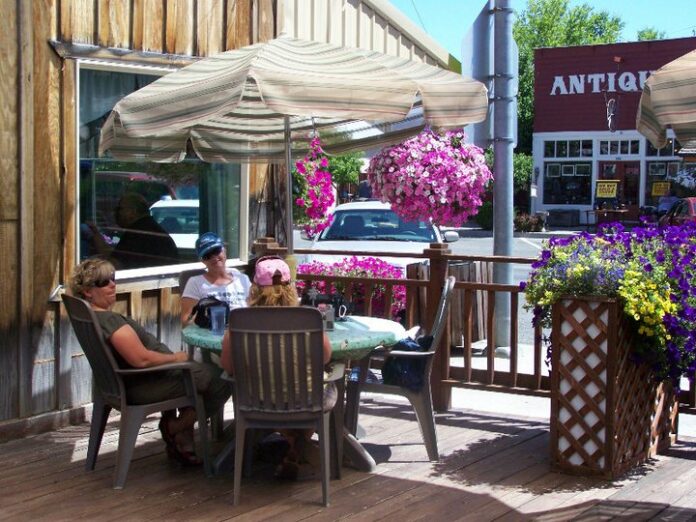 The Rustic Oregon Diner That Serves Up Homestyle Cooking at Its Best