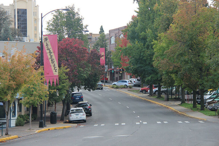 The Ultimate Guide to Ashland, OR - Hiking, Dining, & Beyond