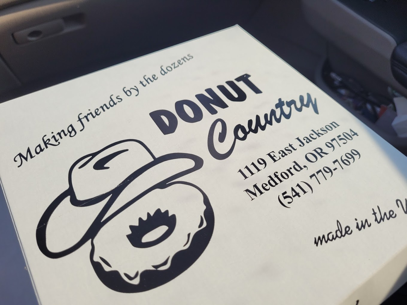 The Oregon Donut Shop That’s Been Going Strong For 33 Years