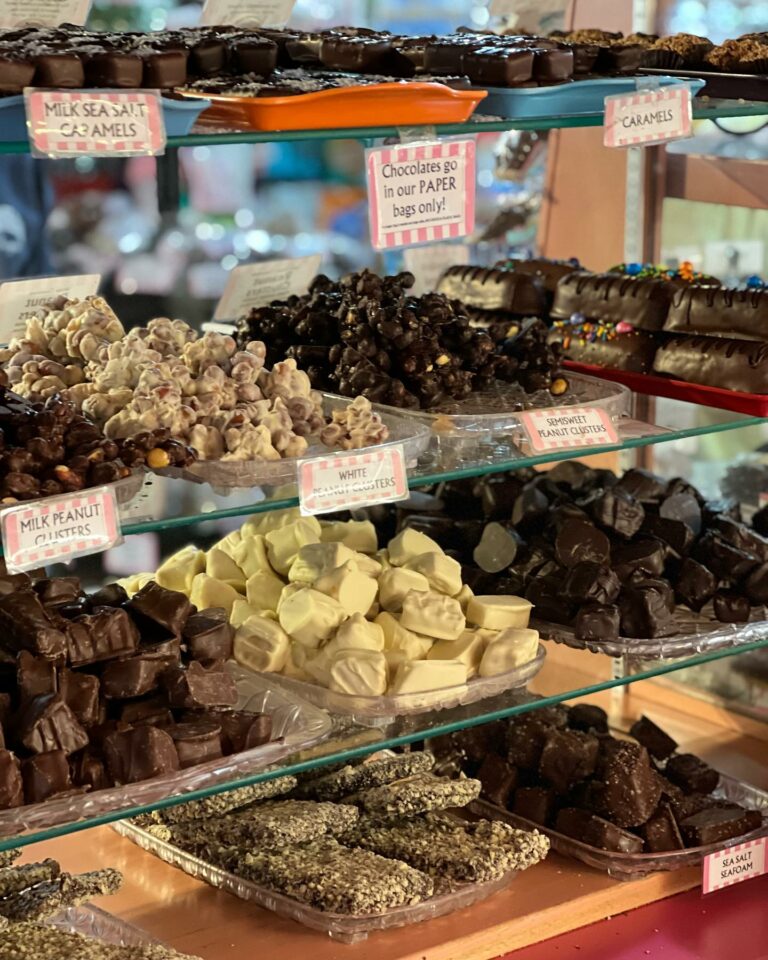 The Oregon Coast Sweet Shop That's Been A Local Favorite For 60 Years