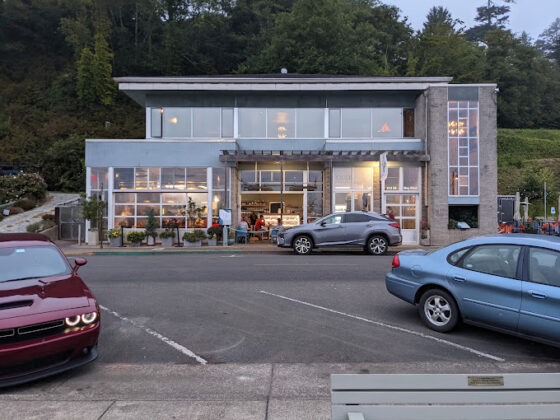 Dine With An Exquisite View of The Harbor At This Popular Oregon Coast ...