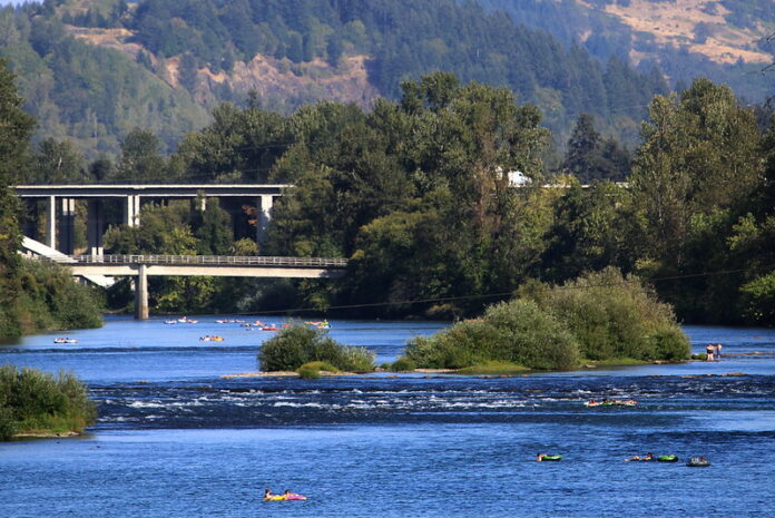 Seven Perfect Rivers for Summer Tubing in Oregon