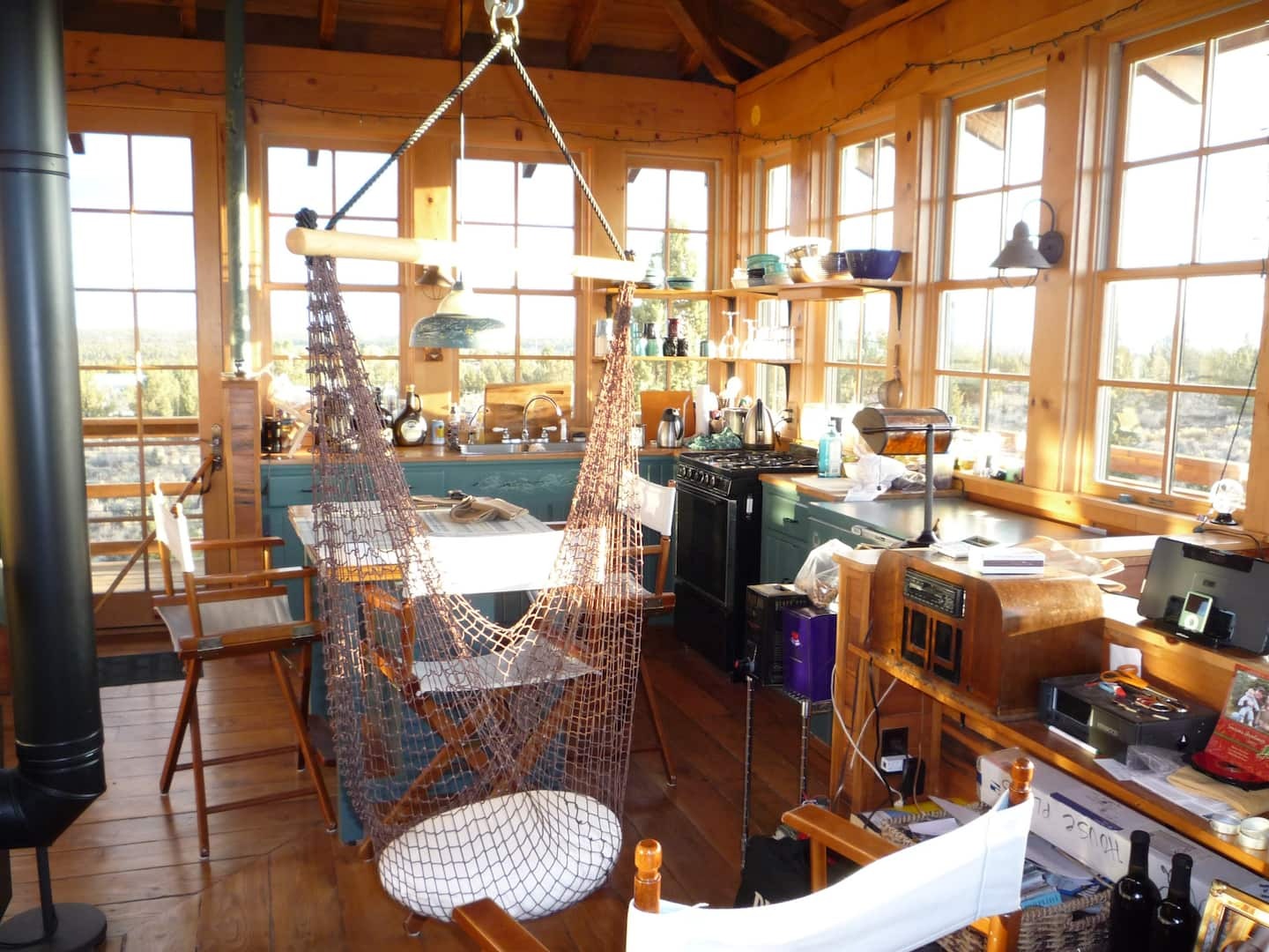 The Cozy Lookout Tower: An Oregonian Jewel Packed with Charm and Serenity