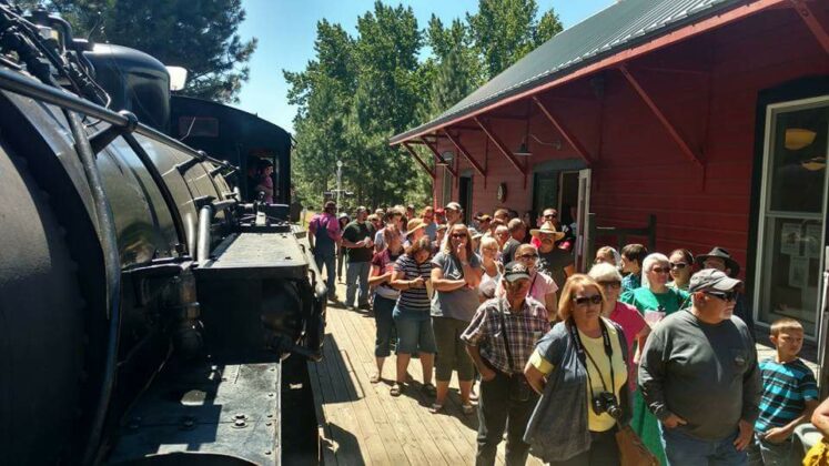 Embark on a Train Journey through Oregon's Fall Wonderland