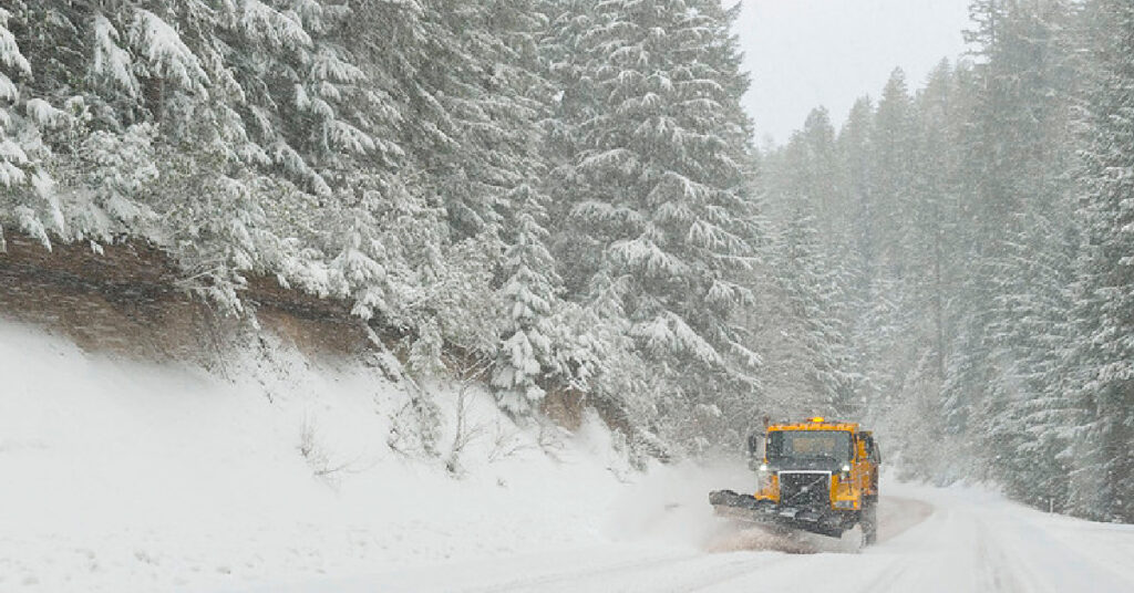 Oregon Mountain Passes Brace for First Major Snow; Eugene Anticipates ...