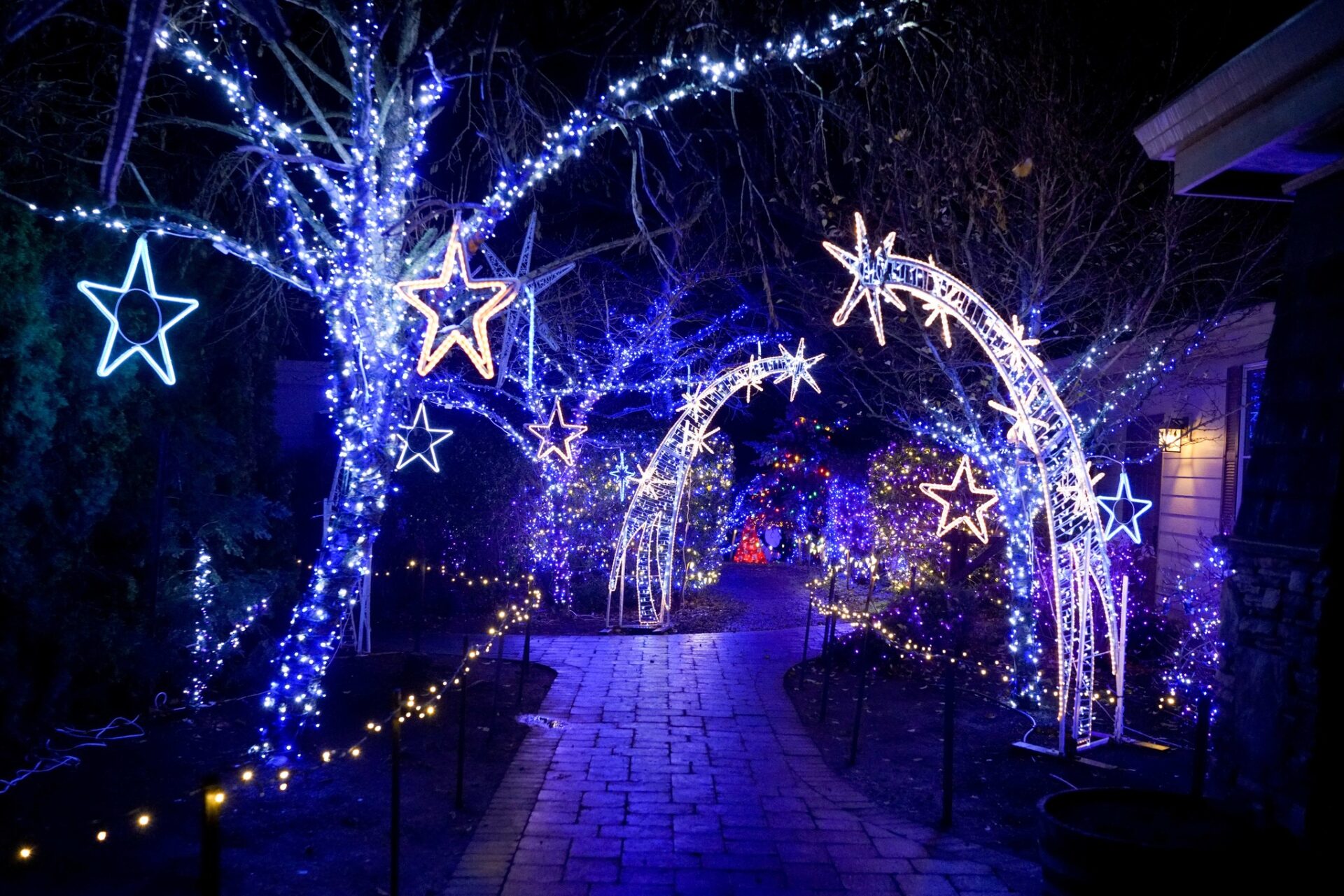 10 Adorable Oregon Towns That Come Alive During The Christmas Holiday